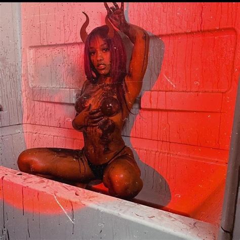 Thotties Shesfreaky