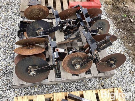 Dmi Spring Seal Closing Disks Agriculture Bigiron