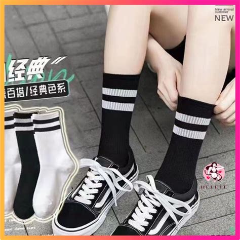 Đôi Vớ Cổ Cao Kẻ Sọc Trắng Đen Thời Trang Mùa Thu Hàn Quốc Dành Cho Nam