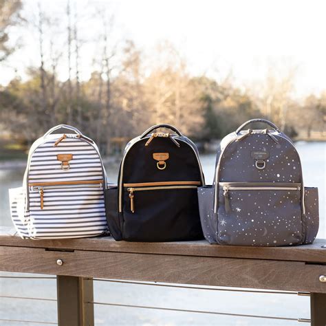 A Guide On What To Pack In A Diaper Bag Monica Andy Monica Andy