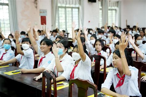 Tư vấn hướng nghiệp và trải nghiệm nghề nghiệp cho 1 000 đội viên lớn
