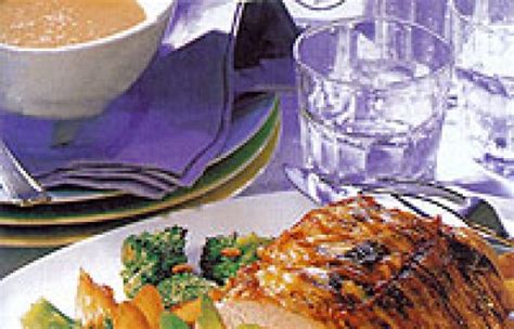 Συνταγή Χοιρινό μπούτι στο φούρνο με πατατούλες και μπρόκολο