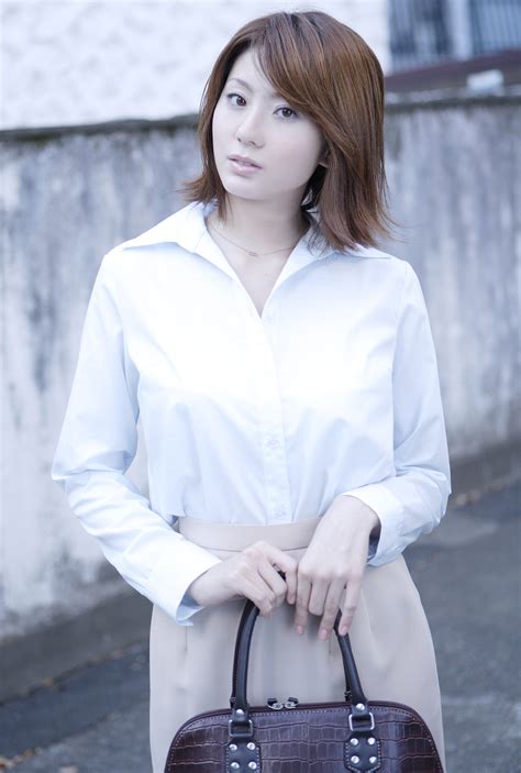甜美爆乳AV女優 麻美由真 性感內衣火辣寫真辣妹早餐痞客邦