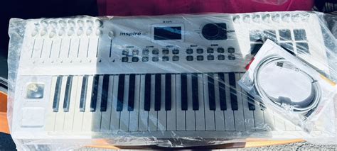 მუსიკალური ინსტრუმენტების ყიდვა გაყიდვა იყიდება გერმანული ელექტრო კლავიატურა