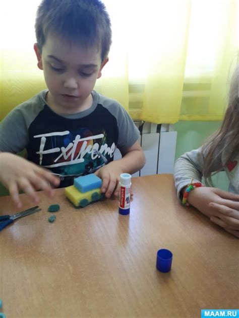 Фотоотчет «Подарок на 23 февраля — конструирование из бросового