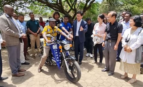 서울대학교 기계공학부는 지난 1월 19일부터 2월 10일까지 탄자니아 아루샤 지역과 킬리만자로 지역에 솔라봉사단을 파견하여 현지 아루샤 공과대학 Atc Itec 탄자니아