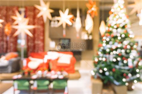 美丽的节日装饰房间带有圣诞树照片背景拍摄超出焦点高清图片下载 正版图片303325488 摄图网 美丽的节日装饰房间带有圣诞树照片背景拍摄超出焦点高清图片下载 正版图片303325488 摄图网