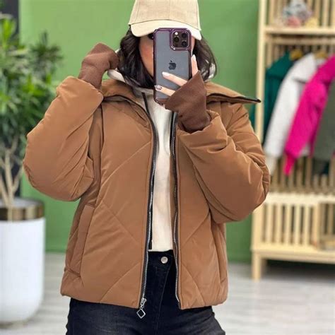 تصاویر مدل های کاپشن کوتاه دخترانه شیک و جذاب ترند ۲۰۲۴ ست کاپشن با شلوار