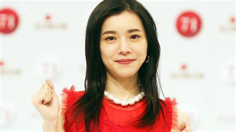 「別人みたい」今年は落選の『紅白』常連歌手 激変ビジュアルにファン驚愕「すげー印象変わる」 Youtube