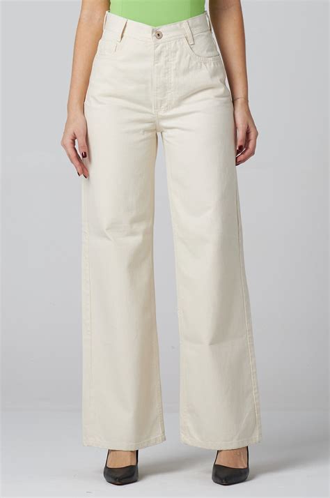 Calça Wide Leg Off White Com Caimento Perfeito