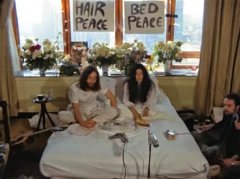 Nau Nua Yoko Ono And John Lennon Bed Peace