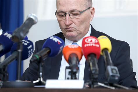 Čvrsto Zatvorena Vrata Šeparović Je Oteo Ustavni Sud Mora Otvoriti