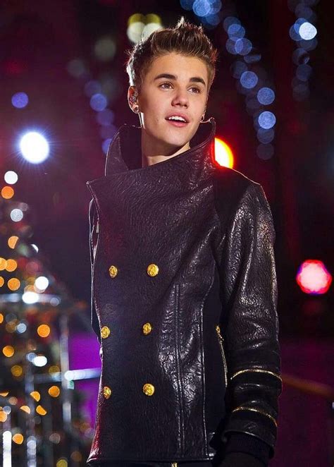 Justin Bieber Mistletoe