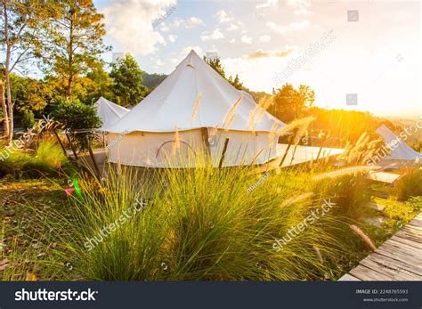 33509 텐트 들 이미지 스톡 사진 및 벡터 Shutterstock