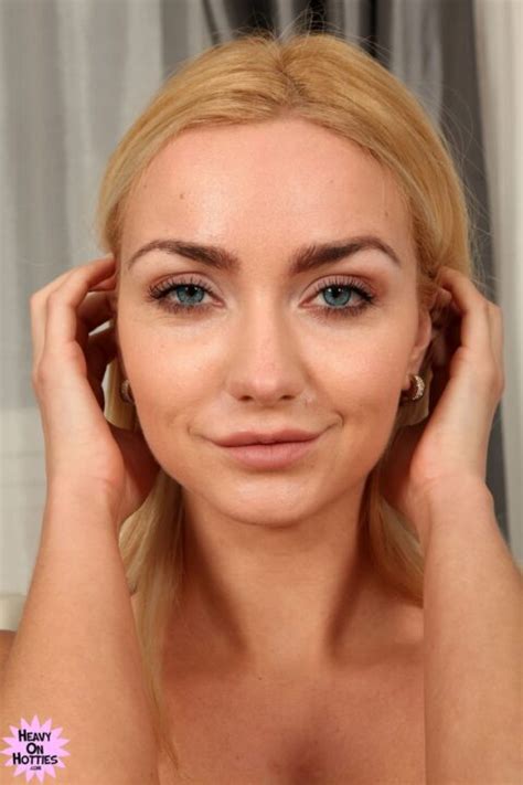 Victoria Puppy Face Wallpicsnet Wallpapers Photos Pictures