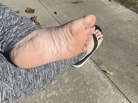 Suns Out Soles Out ☀️ Scrolller