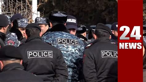 ՊՆ նախկին շենքի մոտ լարված է ավտոբուսներով սևբերետավորների են այնտեղ տեղափոխել Youtube