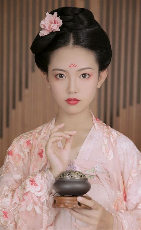 朱颜染尘 美人牡丹 摄影 黄慕潇 出镜 堆糖美图壁纸兴趣社区