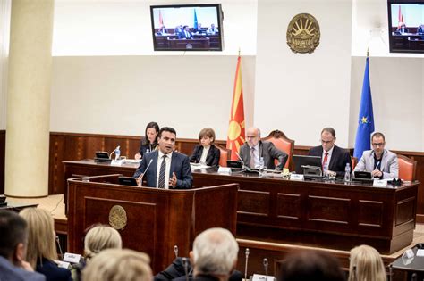 Премиерот Заев во продолжението на дебатата на Комисијата за уставни прашања до опозицијата Не