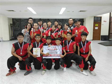 昔华国民型中学扯铃队 恭喜昔华国民型中学扯铃队在第三届的festival Permainan