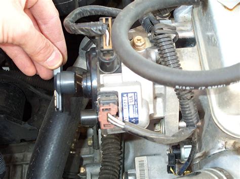 Replacing The Distributor Cap And Rotor