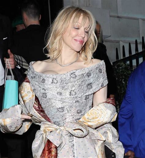 Hot And Sexy Courtney Love Photos Thblog