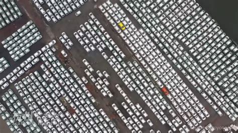 ‘전기차 무덤 중국인들은 왜 이런 곳에 차를 버릴까