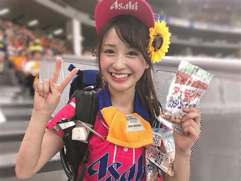 伊藤愛真 売り子写真︎ Photo By しんごさん！ 明日で3連戦最後！ がんばるぞーっ 5月は8日以外全部います︎