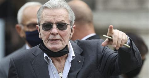 სასამართლომ ალენ დელონს ქონების განკარგვა აუკრძალა