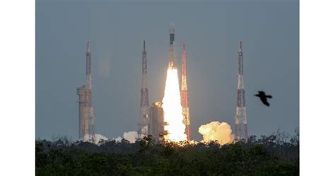 Китай изстреля три спътника за дистанционно сондиране Яоган 30