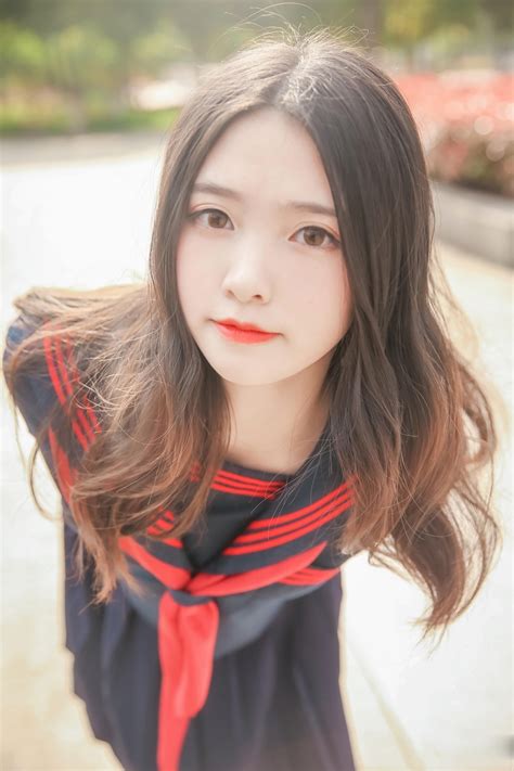 性感红唇可爱小姐姐jk制服美腿控高清图片下载 人物校园图片 乐美图网