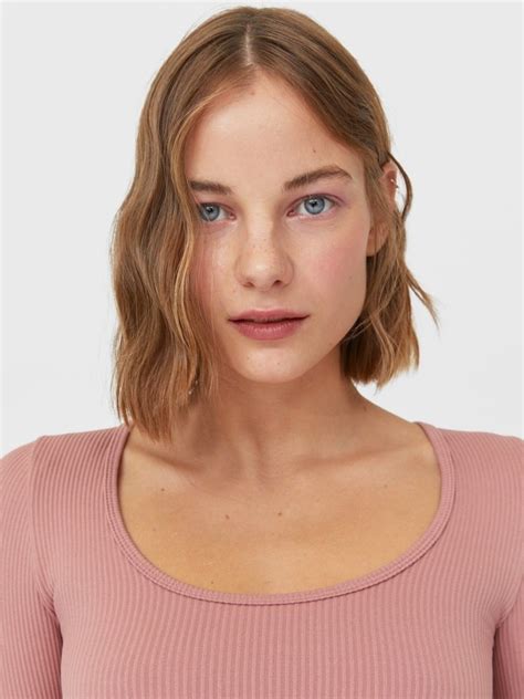 Michelle Meinerss Instagram Twitter And Facebook On Idcrawl