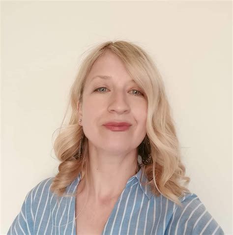 Cornelia Moldoveanu Business