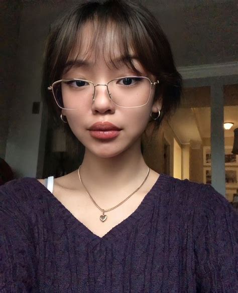 Pin By Ally On Pretty People In 2025 Short Hair Glasses Glasses For