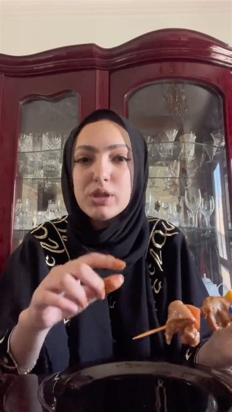 هل جاستين بجد بيحب هيلي ولا هو لسه بيحب سيلينا جوميز و بيضحك علي نفسه