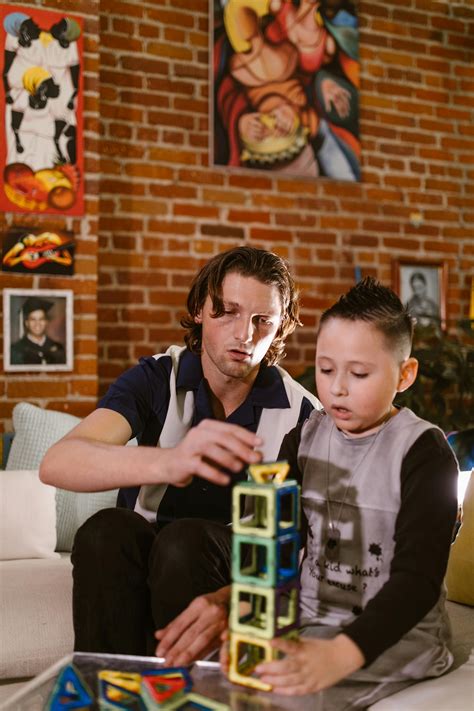 실내 가상 놀이 가정 활동 가정에서의 어린이 활동 가족 가족 본딩 가족 시간 공동 작업 공예 교육 그리는 그림 기타 노는 시간 놀이 놀이 기반