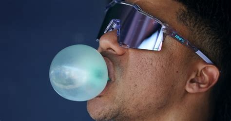 1조 스타는 거품인가 美 매체의 반론 부진하다는 주장 우습다 바로 숫자에 근거가 있다