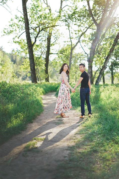 The Prettiest Spring Engagement Photos