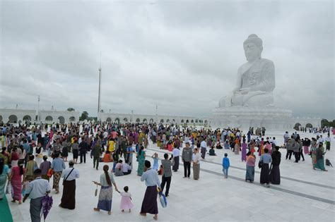 မာရဝိဇယ ဗုဒ္ဓရုပ်ပွားတော်မြတ်ကြီးအား အနယ်နယ်အရပ်ရပ်မှ ရဟန်း၊ ရှင