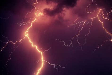 18 Times Lightning Struck In The Most Unexpected Places