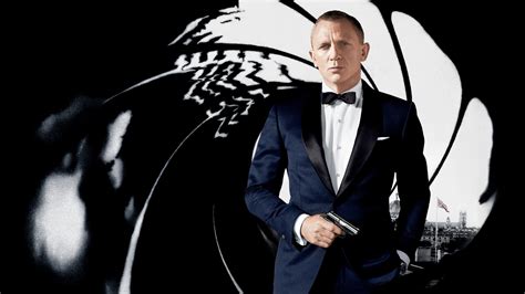 The 25 Greatest Set Pieces From James Bond Films Yardbarker