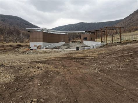 Зайсан дахь амралтын газраас Дугуй цагаан хүртэл зам барьж байна