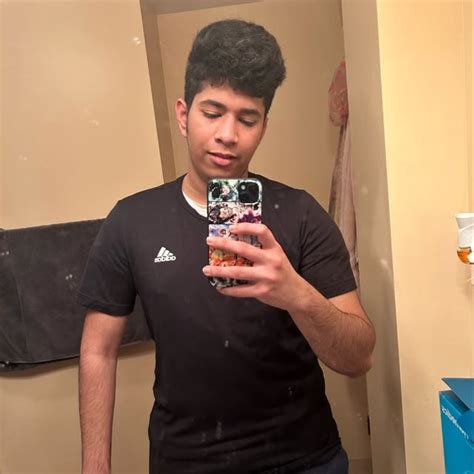 Niru Nirulikhite • Threads Say More