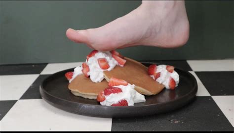 3 Messy Food Crushing Videos On Sale On My Onlyfans Only 8 And Its