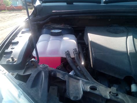 Расширительный бачок и крышка — Ford Focus Hatchback Ii 1 8 л 2007 года своими руками Drive2