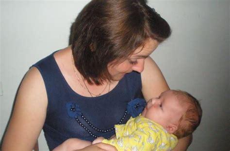 Сестра залишила свою 2 місячну доньку на мені і зникла Повернулася вона лише 19 років а