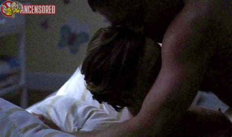 Голая Эмбет Дэвидц в Junebug