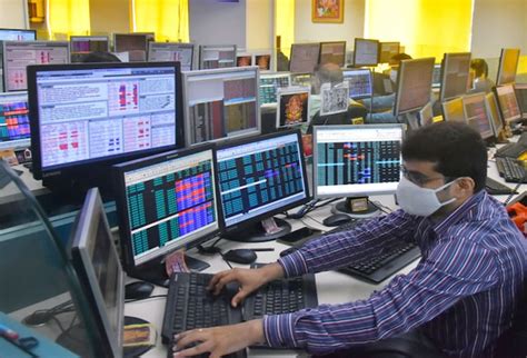 शेयर बाजार धड़ाम सेंसेक्स करीब 1000 अंक टूटकर बंद हुआ Stock Market