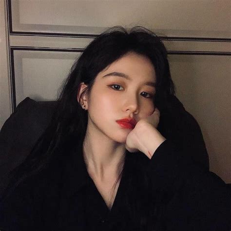 适合高冷女生的头像有点帅 知乎