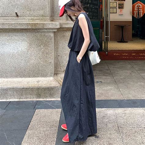 헤일린 슬리브리스 탑 밴딩 플레어 맥시 롱 스커트 투피스 세트 에이블리